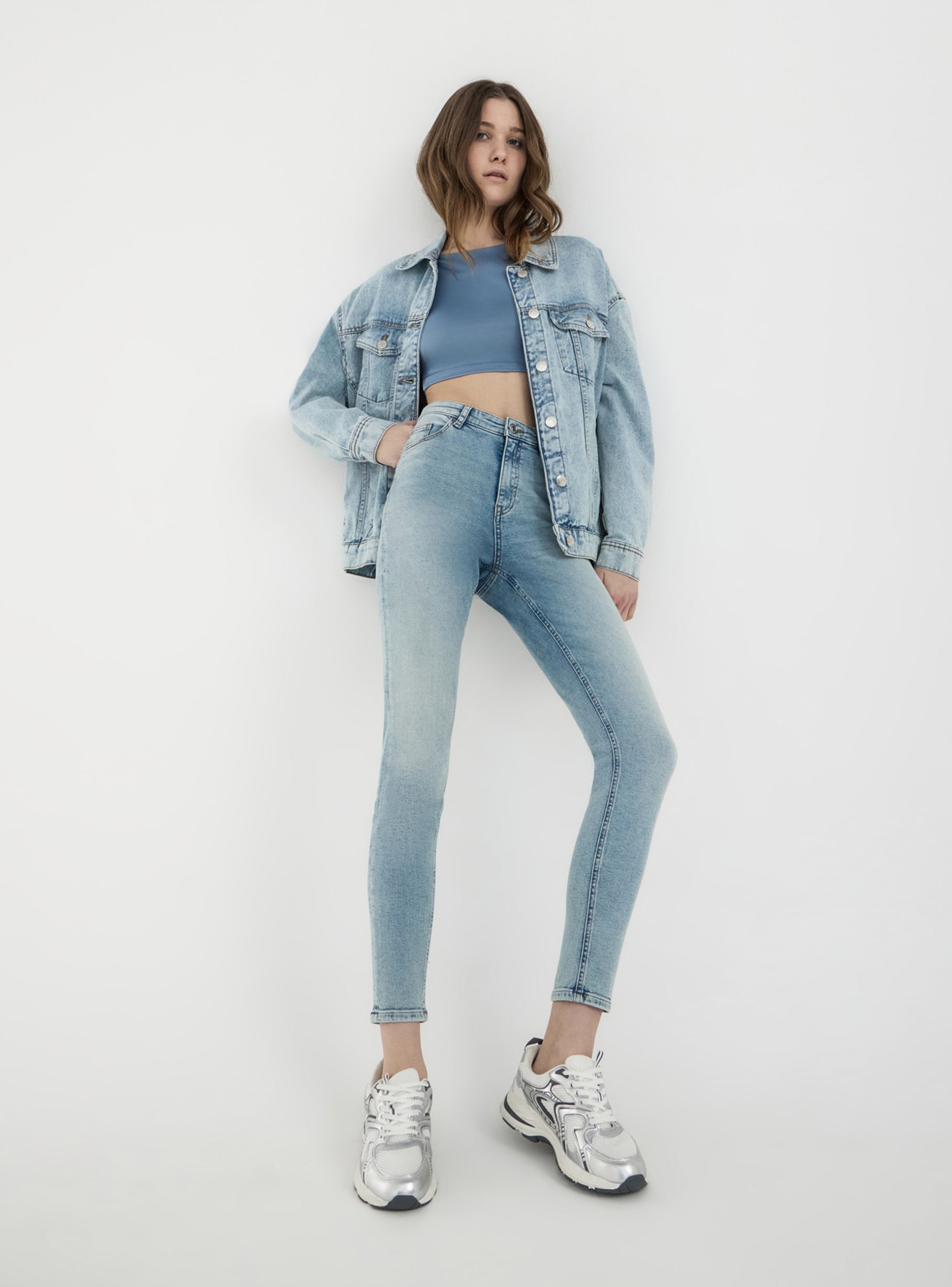Azul denim claro Jeans skinny de tiro alto con cintura alta | Terranova