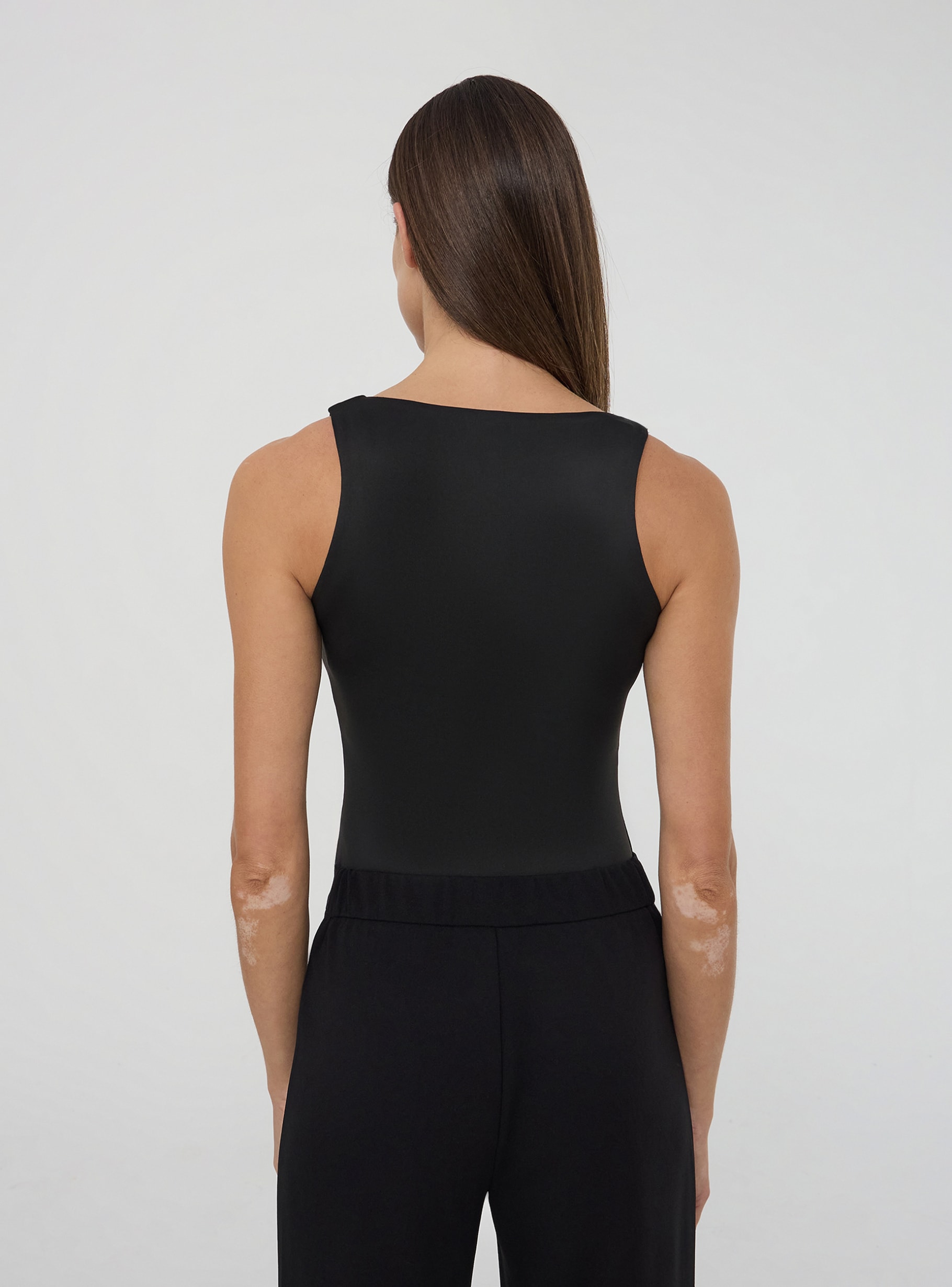 Black Tactel tank top in solid colour - Buy Online | Terranova