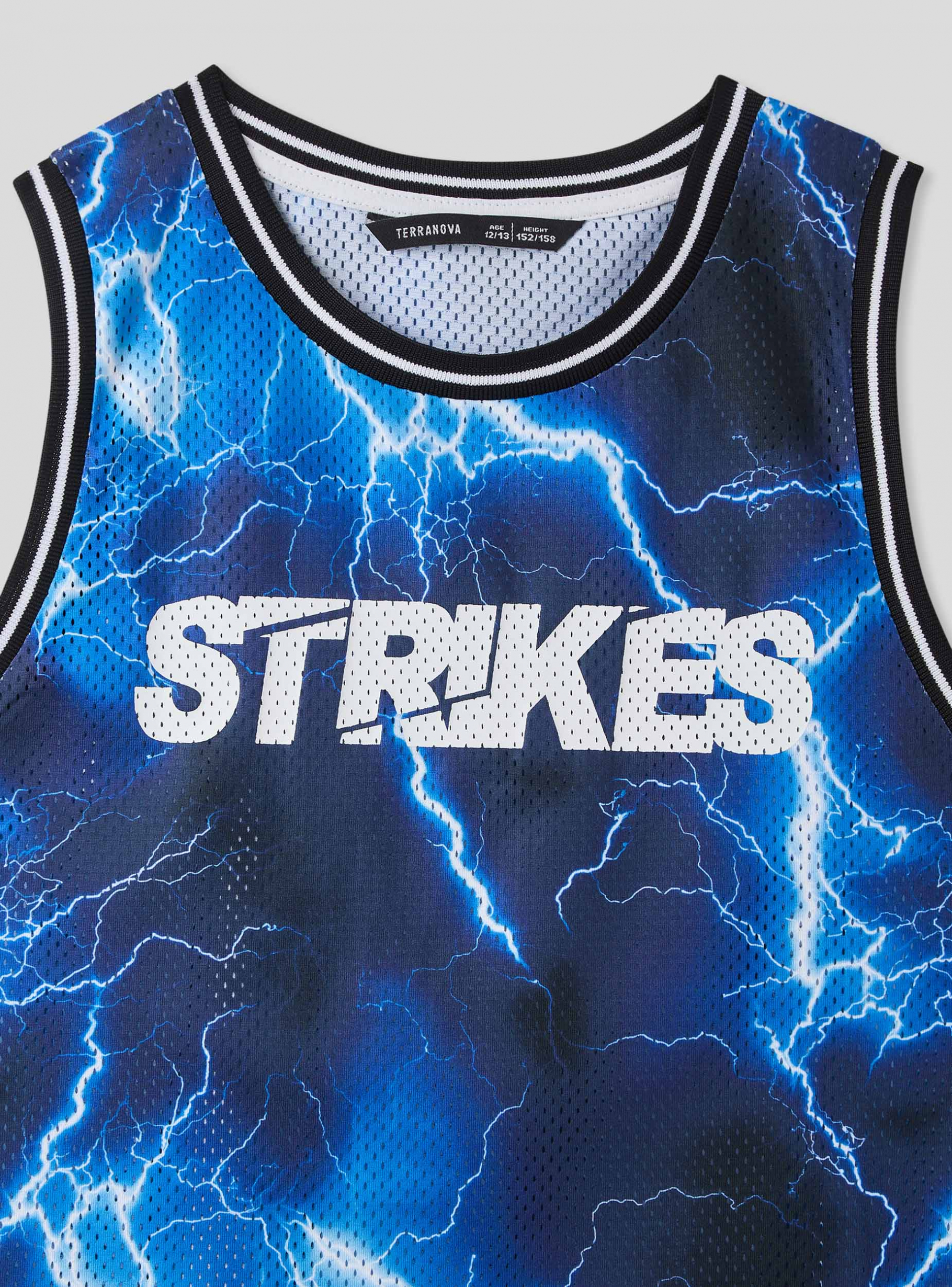 Débardeur en filet avec des éclairs et une inscription Noir - Achetez ...