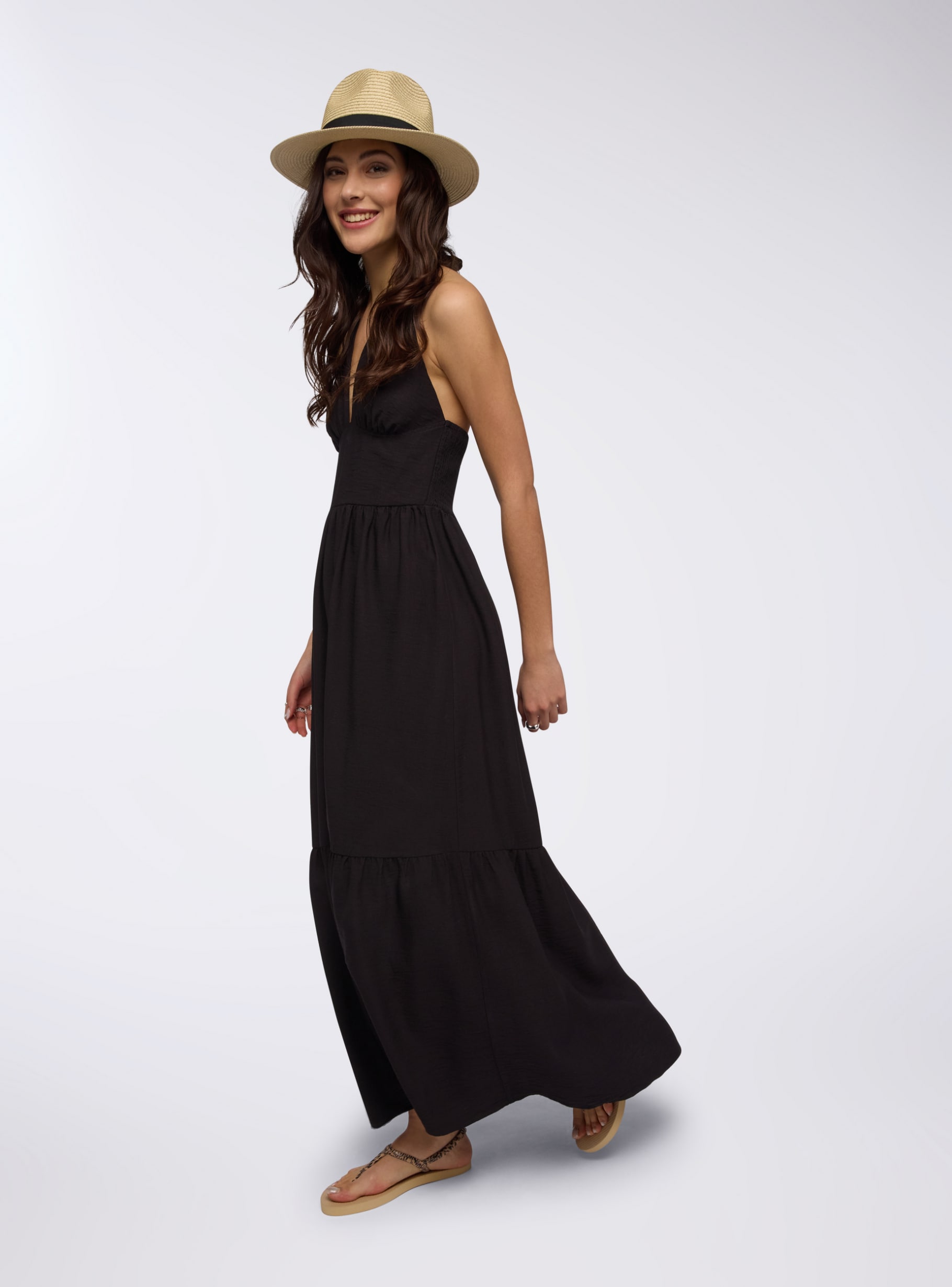 Black Dress fastened at the back of the neck - Buy Online | Terranova