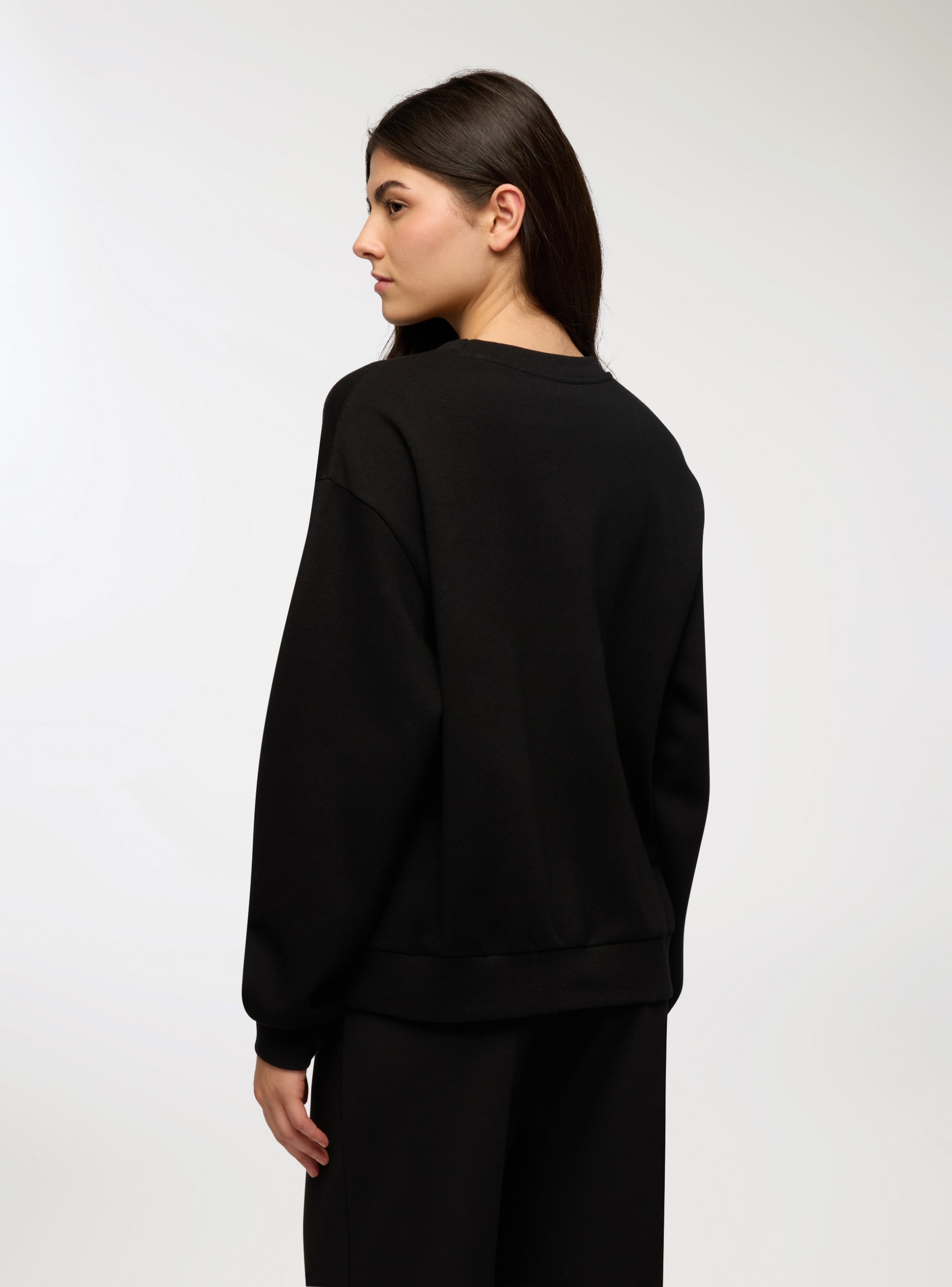 Crna Duks sa vezom u ton bez kapuljače | Terranova