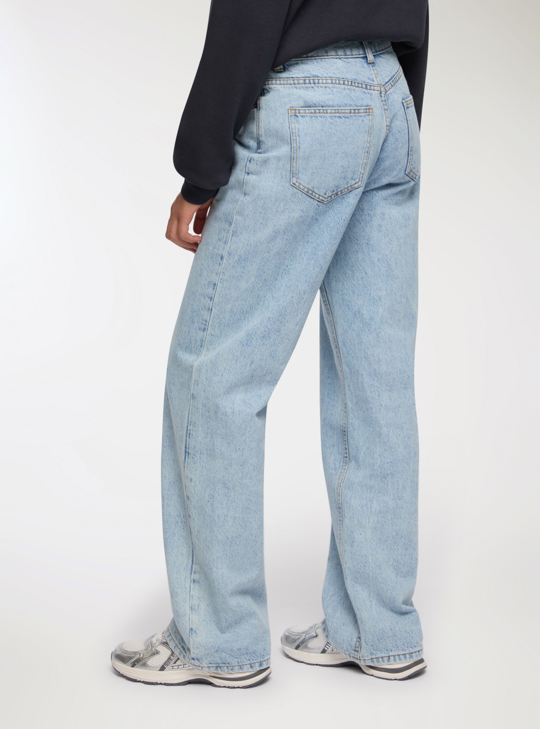 Light blue denim Light wash wide-leg jeans - Buy Online | Terranova