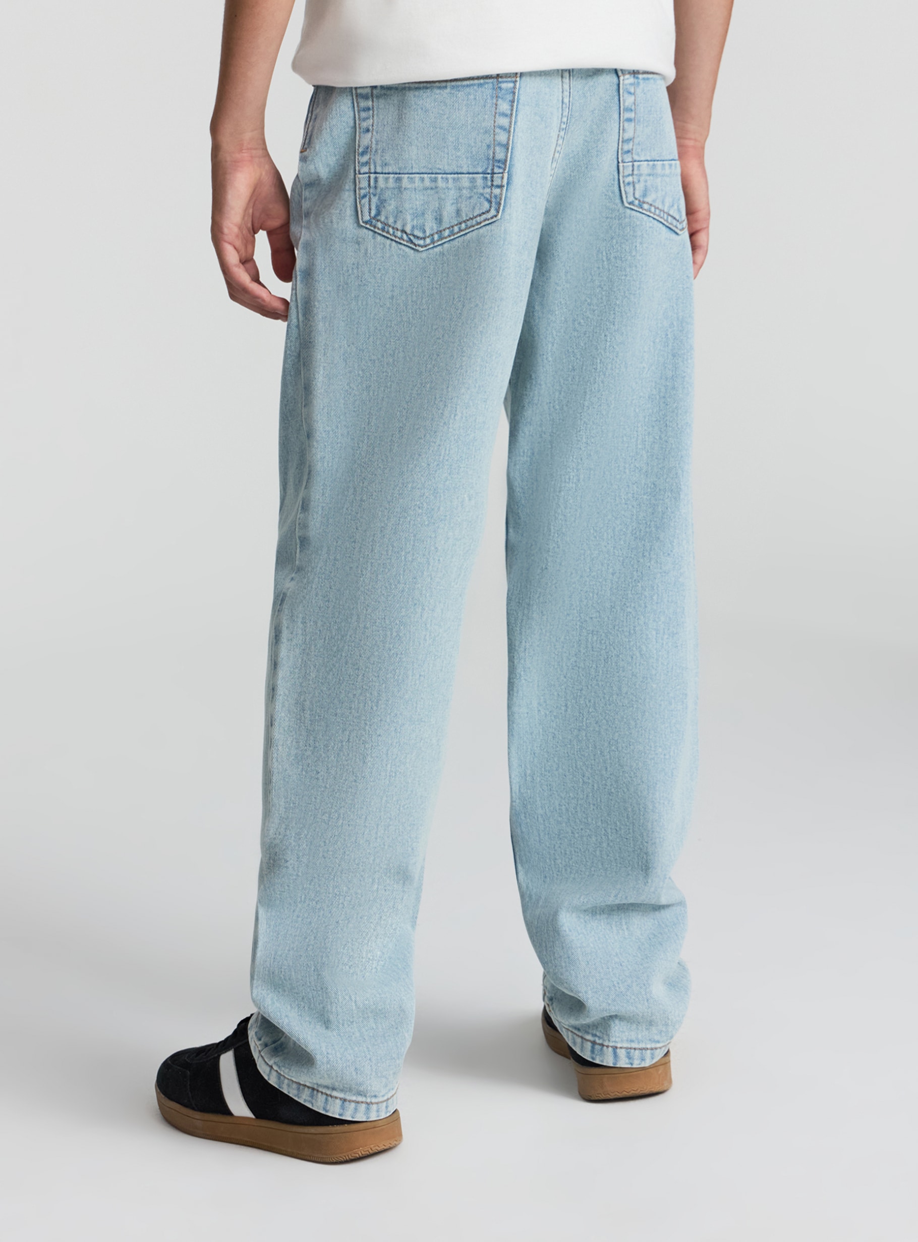 Light blue denim Light relaxed fit jeans - Buy Online | Terranova