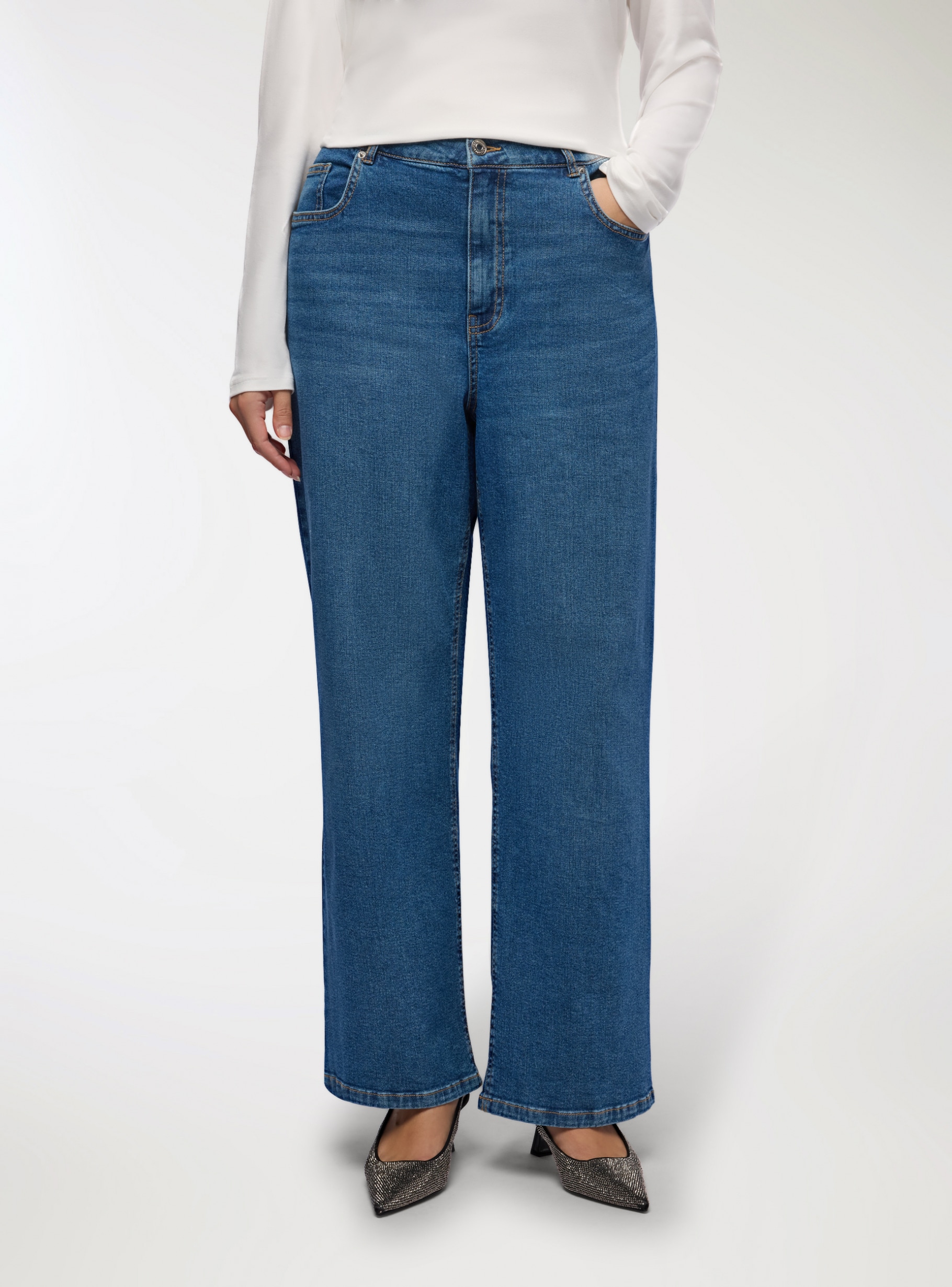 Middle blue denim Wide leg jeans - Buy Online | Terranova