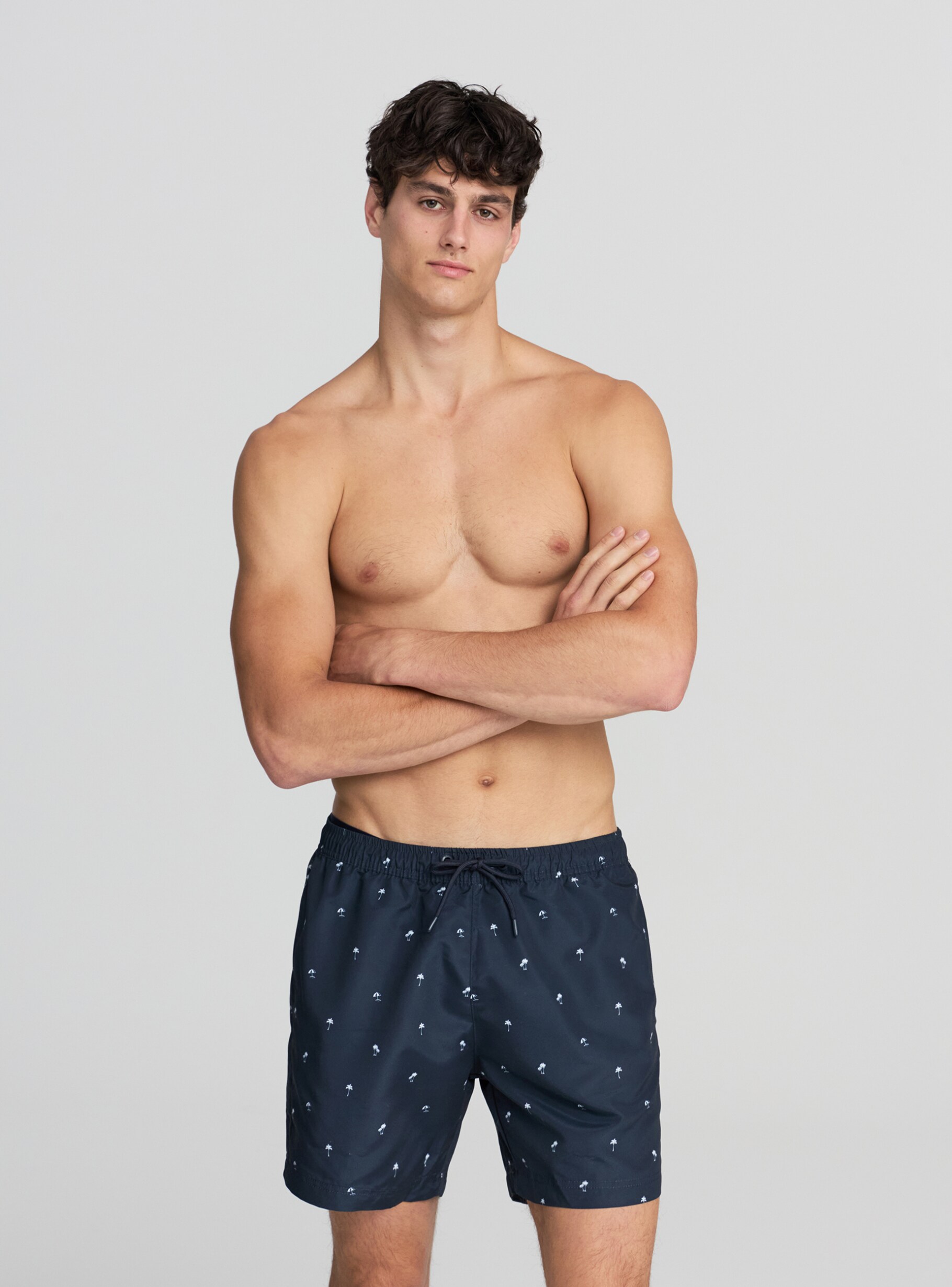 Var blue navy Micro-patterned sea bermuda shorts with palms and ...