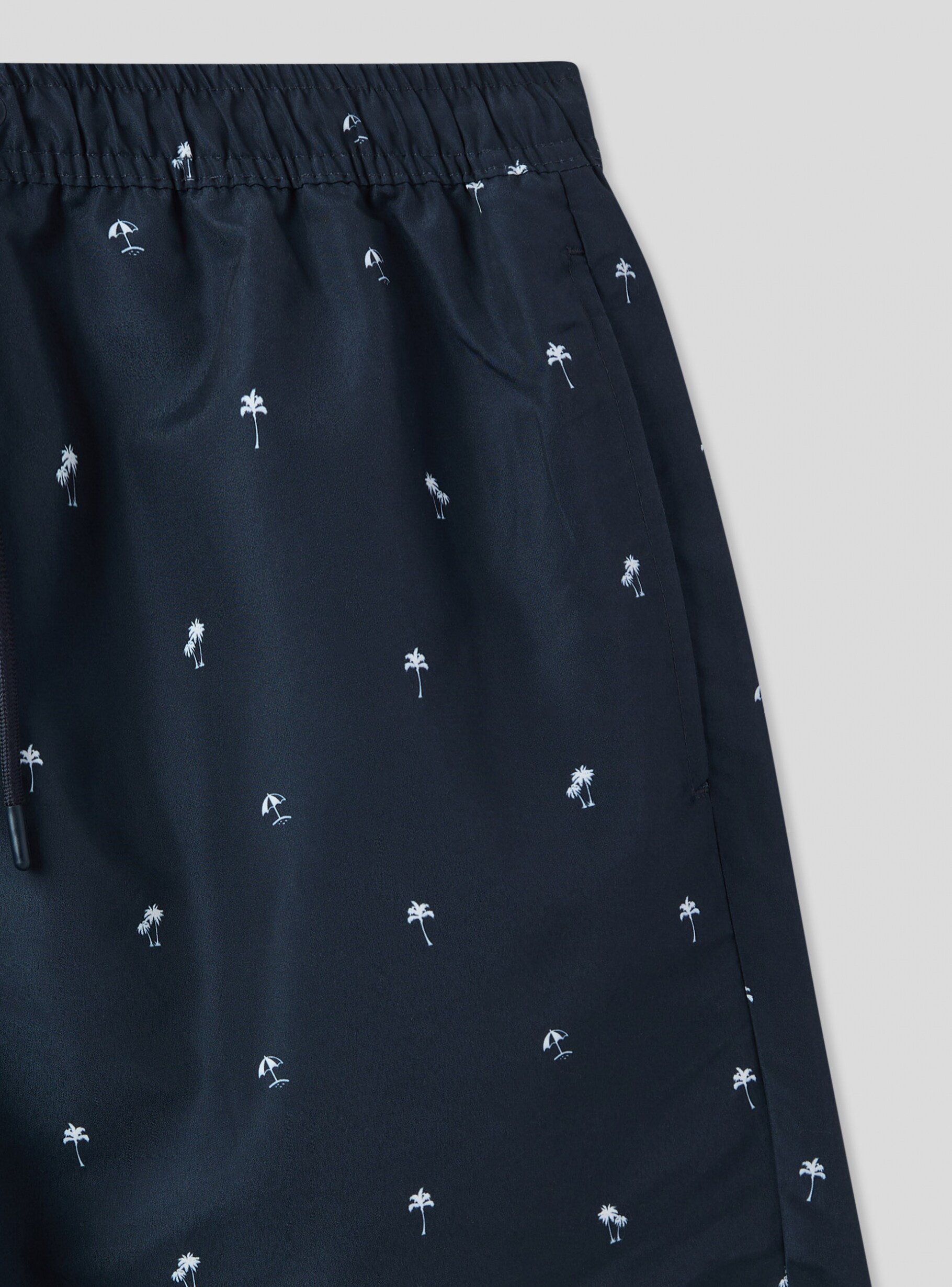 Var plava navy Bermuda, more, mikrofantazija, palme i suncobrani ...